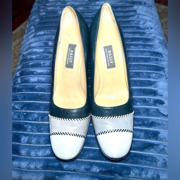 Bally | Shoes | Vintage Bally Switzerland 85 Pilina Navy Ivory Leather ...